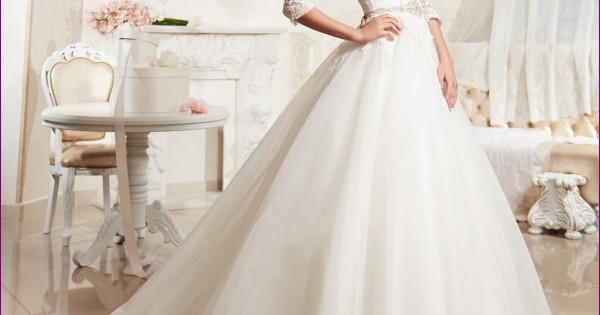 Closed wedding dresses - again at the peak of fashion